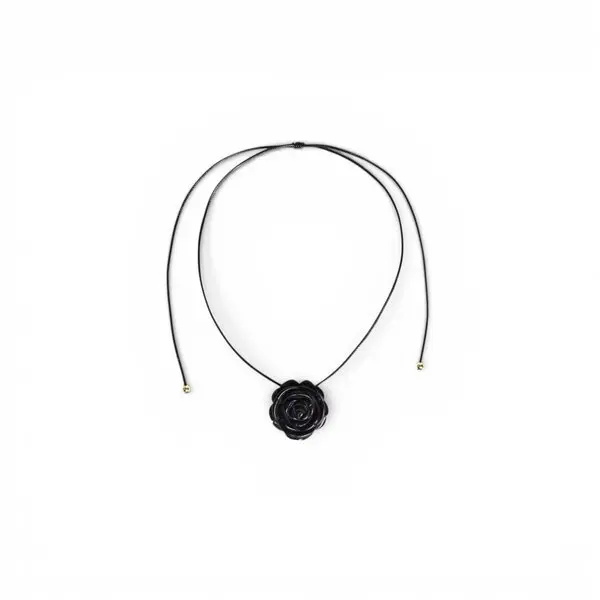 A'MISS Rosa Onyx Pendant Necklace - Black