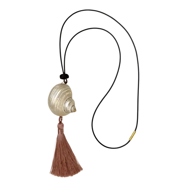 SCCOLLECTION Tasseled Shell Pendant Necklace - Brown/pink