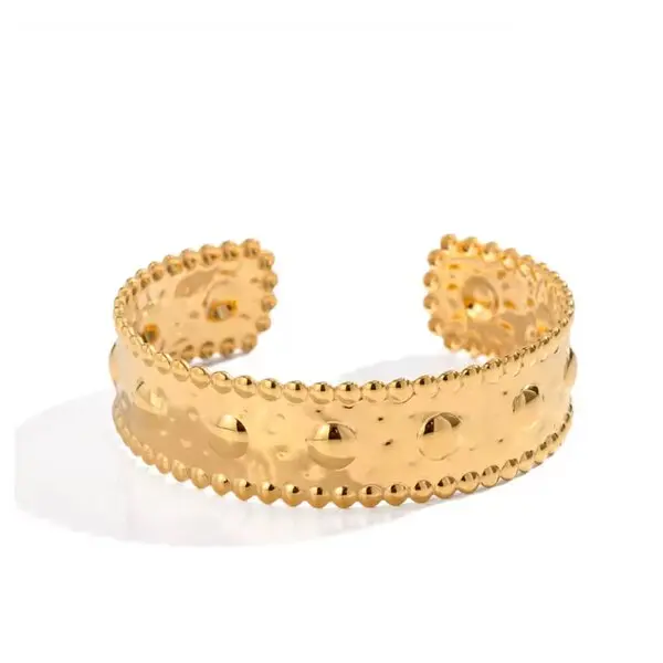 OLIVIA LE Serafina Hammered Cuff Bracelet - Gold