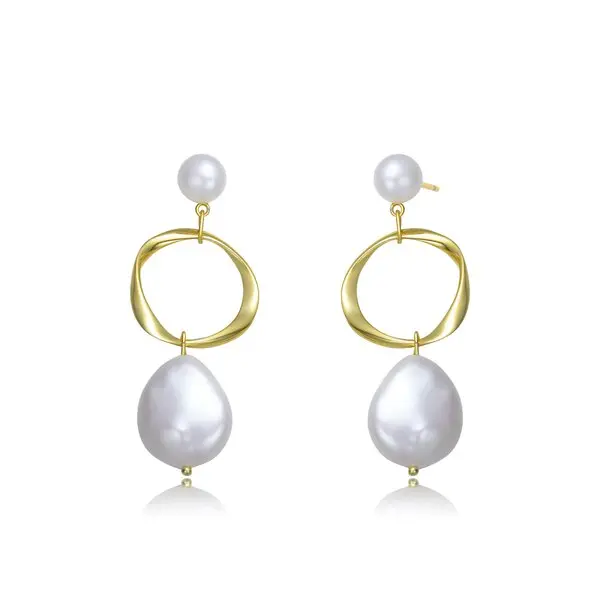 GENEVIVE Freshwater Pearl Hoop Dangle Earrings - Gold