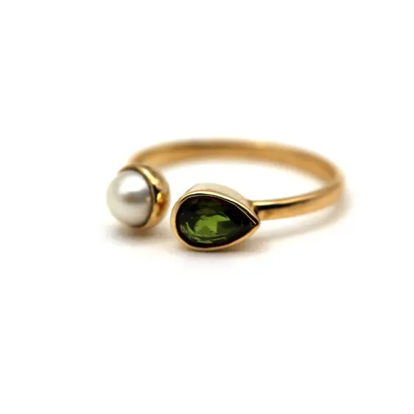 VICSTONENYC FINE JEWELRY Natural Peridot And Pearl Cuff Ring - Yellow