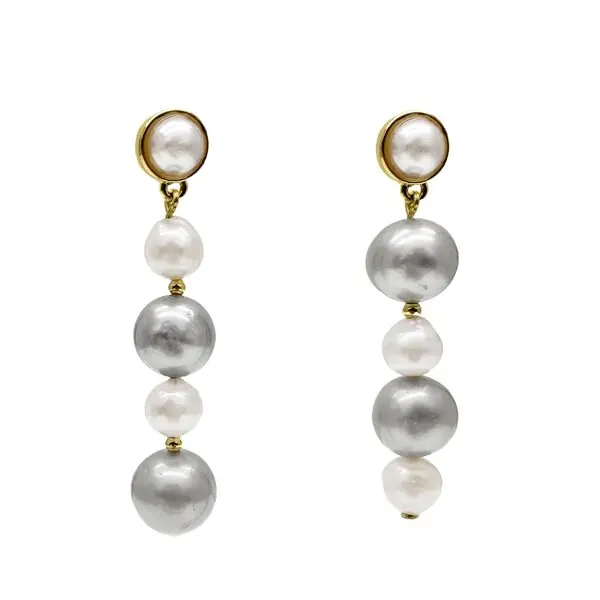 FARRA Freshwater Pearl Stud Earrings - Grey/white