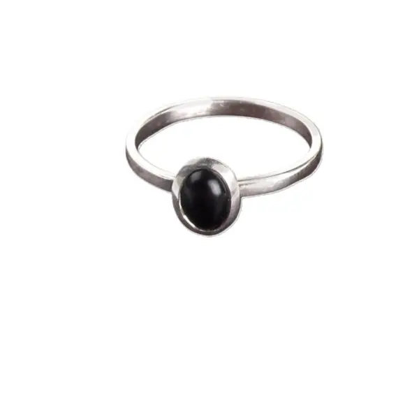 THE JEWELLERY STORE LONDON Oval Black Onyx Ring In Sterling Silver - Black/silver