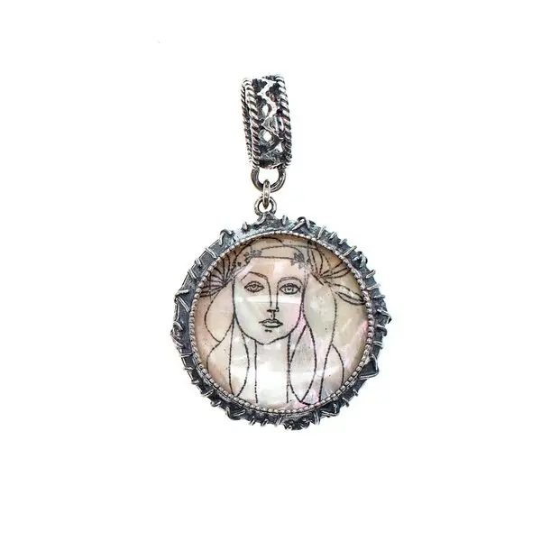 GEM KINGDOM Engraved Mother Of Pearl Pendant - Silver/white