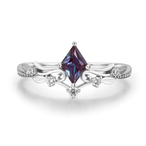 AZURA JEWELRY NEW YORK Victorian Lace Alexandrite Ring - Silver