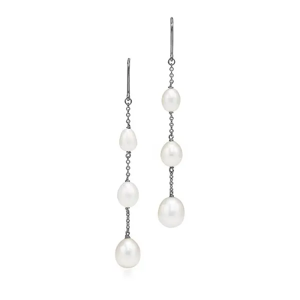 UNALOE Earrings With Three Dangling Pearls - Silver