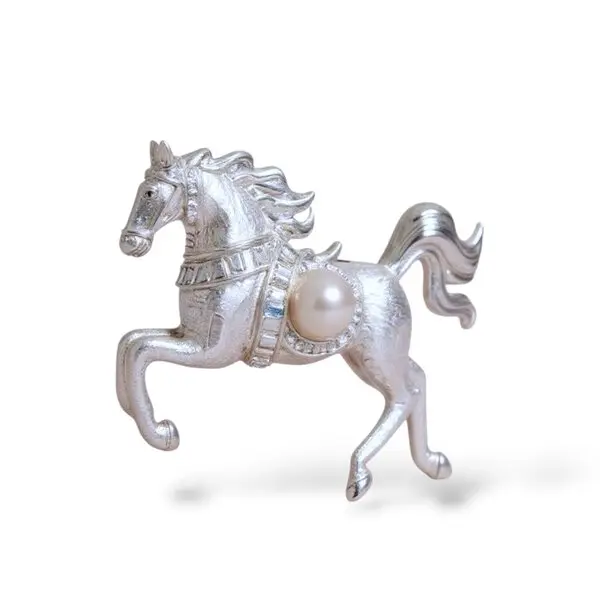 NINEMOO Gallant Stallion Pearl Brooch-pendant - Silver