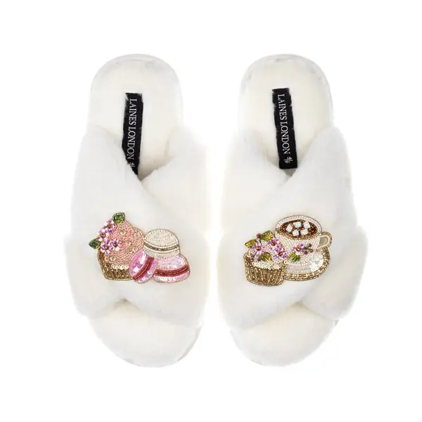 LAINES LONDON Faux Fur Slippers With Brooches - White