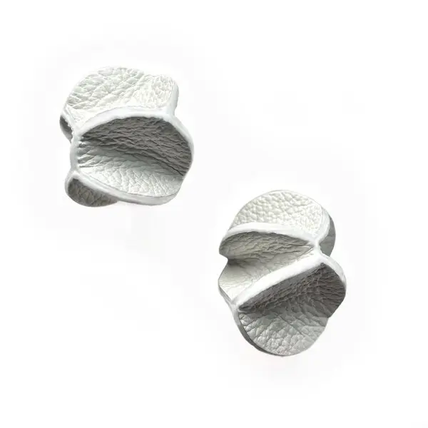 WAIWAI Rivelis Leather Earrings - White