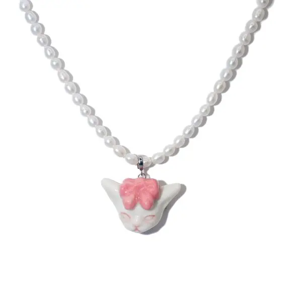 H2 STUDIO Porcelain Bow Detail Cat Pendant Freshwater Pearl Necklace - Red/pink