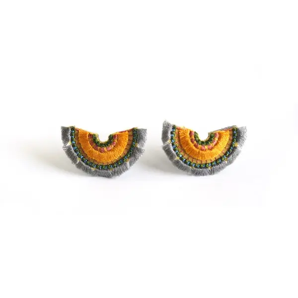 NANA WATANABE Bloom Petal-like Embroidered Earrings - Grey/yellow