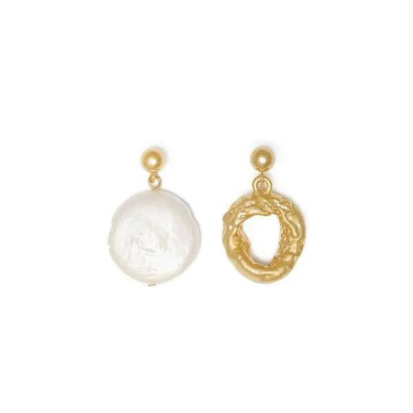 SHABELLA NYC Asymmetrical Pearl Earrings - Gold