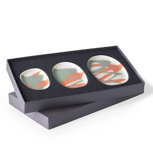Esma Dereboy White / Green / Red Pebble Plate Colour Wave Set Of Three Ivory Coral Nile - White/green/red