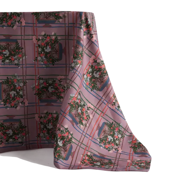 SOPHIE WILLIAMSON DESIGN Extra Large Tablecloth In Dusty Lilac With Romantic Roses And Bold Lines - Pink