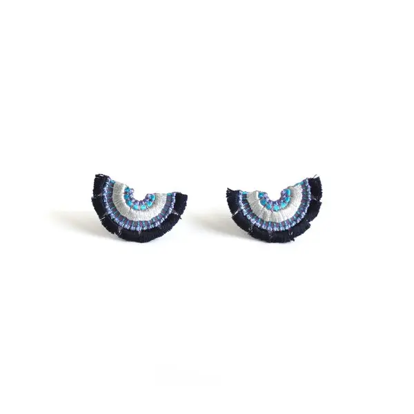 NANA WATANABE Bloom Petal-like Embroidered Earrings - Blue/grey