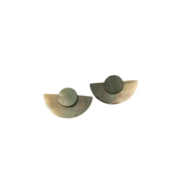 Likhâ Iridescent Mother Of Pearl Geometric Stud Earrings - Grey