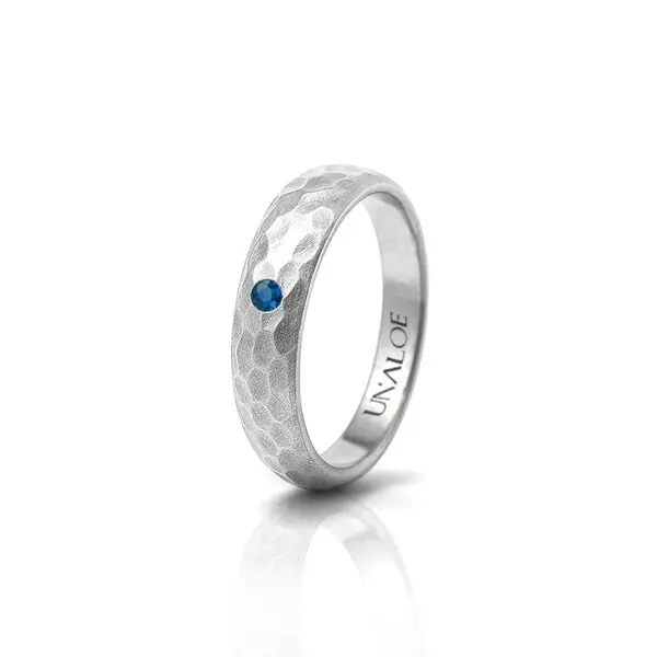 UNALOE Hammered Sterling Silver Band Ring With Sapphire - Blue/silver