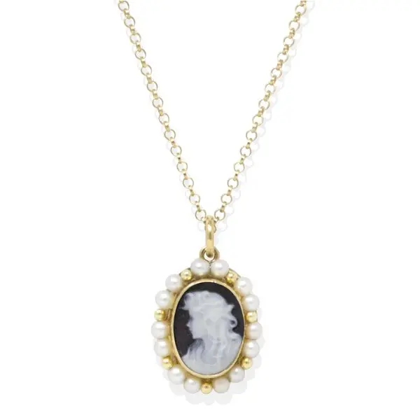 VINTOUCH ITALY Cameo And Pearl Necklace - Black