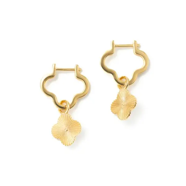BELINDA JEWELZ Clover Textured Huggie Hoop Earrings - Gold
