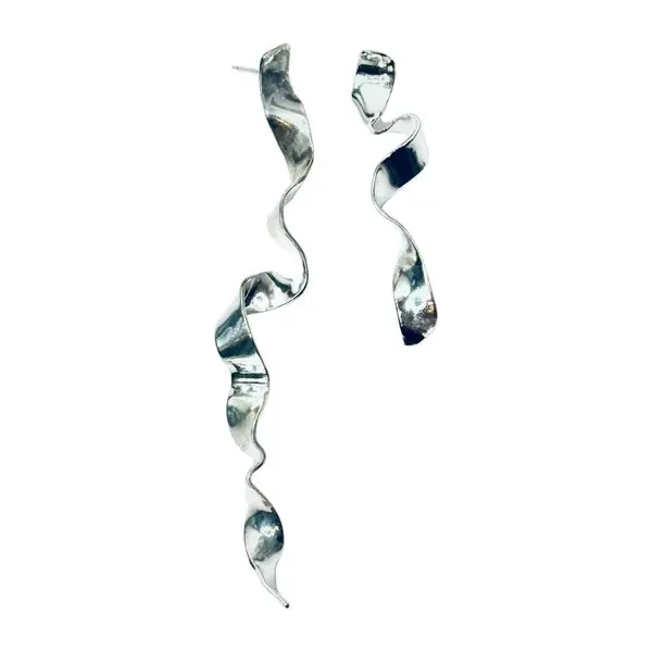 OOLO LONDON Let's Dance Asymmetrical Drop Earrings - Silver