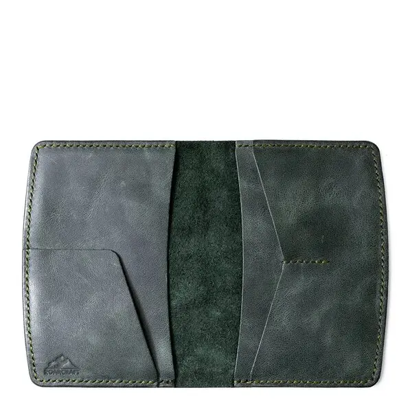 ROARCRAFT Leather Passport Wallet Nemrut Emerald - Green