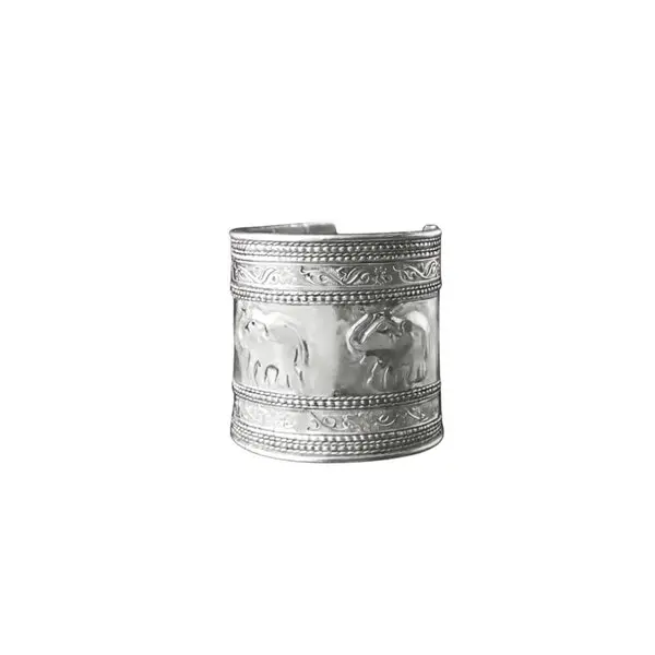 ORIAKU STUDIO Sabu Arm Cuff With Elephant Carvings - Silver