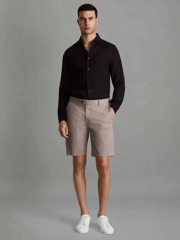 REISS Wicket Modern Fit Cotton Blend Chino Shorts - Mushroom