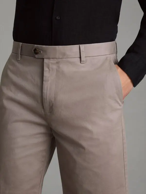 REISS Wicket Modern Fit Cotton Blend Chino Shorts - Mushroom