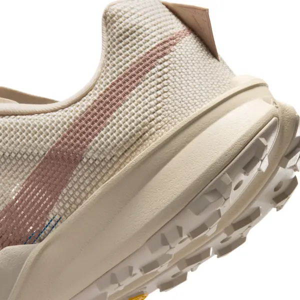 Nike Kiger Trail Running Shoes