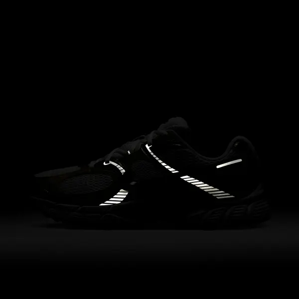 Nike V5 Rnr Athletic Sneakers - White