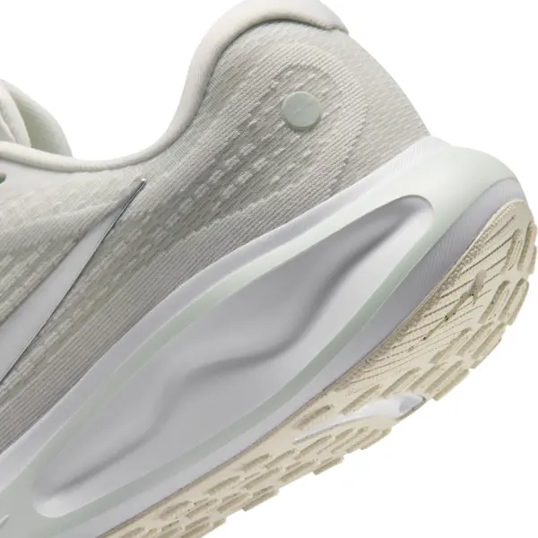 Nike Journey Run Road Running Shoes - White