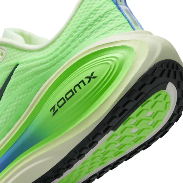 Nike Vomero Plus Road Running Shoes - Yellow