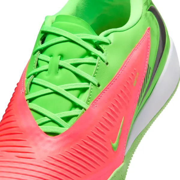 Nike Phantom Low Academy Soccer Shoes - Pink