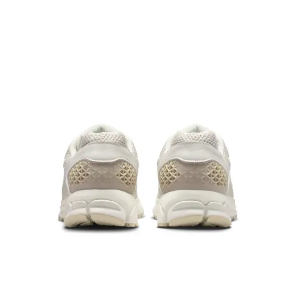 Nike Zoom Vomero 5 Sneakers - Grey
