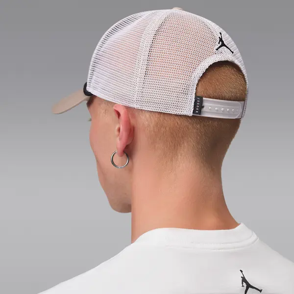 JORDAN Rise Structured Trucker Hat - Brown