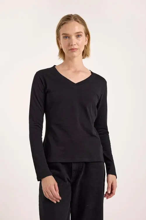 BRODIE CASHMERE Cotton V-neck Long Sleeve T-shirt - Black