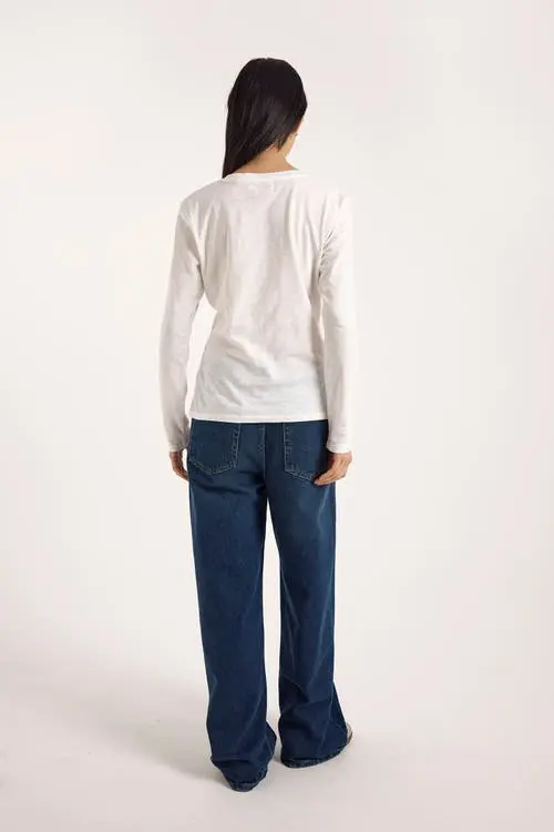 BRODIE CASHMERE Long Sleeve Cotton Crew Neck T-shirt - White