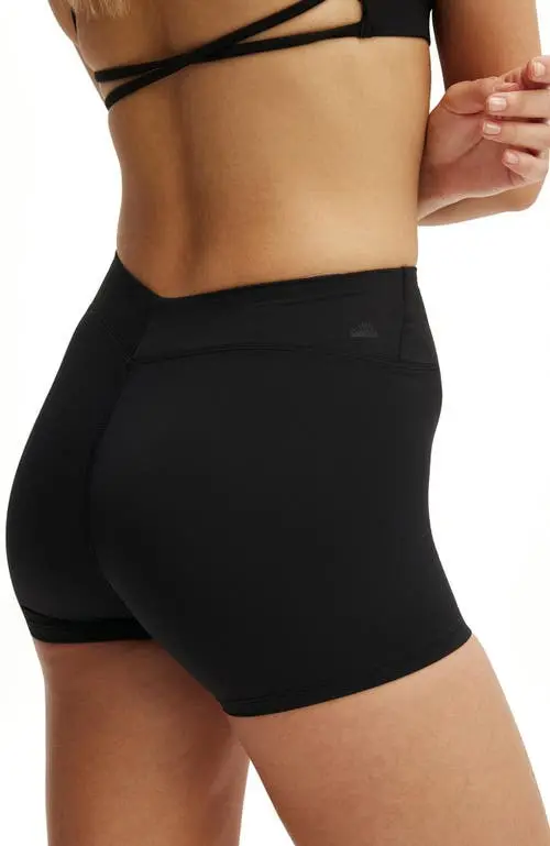 Cotton:on Active Ultra Luxe Invisible Scrunch Shortie Short