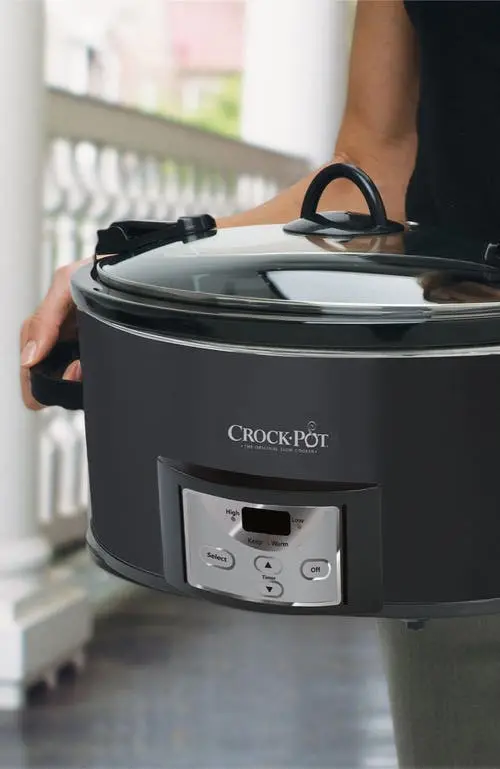 CROCK-POT 7-quart Cook & Carry Slow Cooker