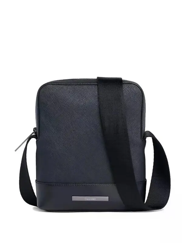 Calvin Klein Logo-plaque Messenger Bag - Black