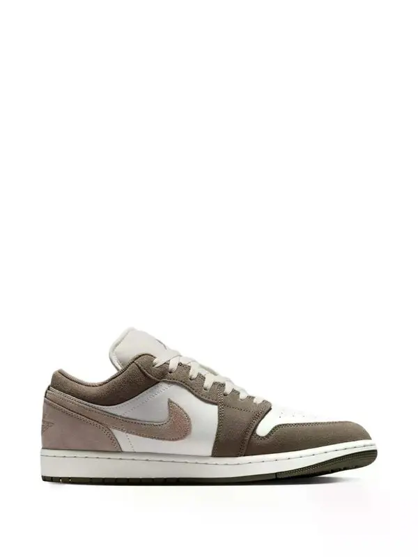 JORDAN 1 Low Sneakers - Grey