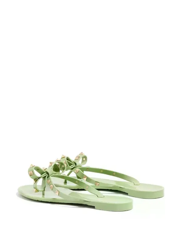 Valentino Garavani Rockstud Rubber Thong Sandals - Green