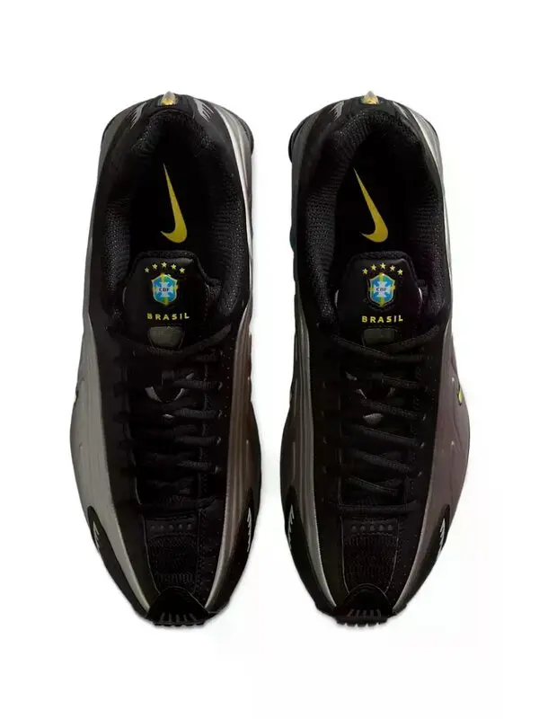 Nike Shox R4 Sneakers - Grey