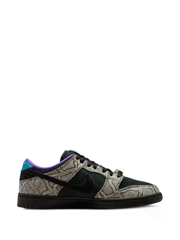 Nike X Dashawn Jordan Sb Dunk Low Sneakers