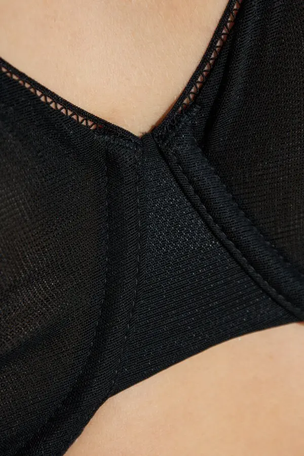 Hanro Bra From The "smooth Illuslon" Collection