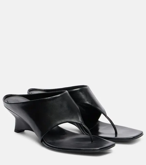 Khaite Marlow 55 Leather Thong Sandals - Black