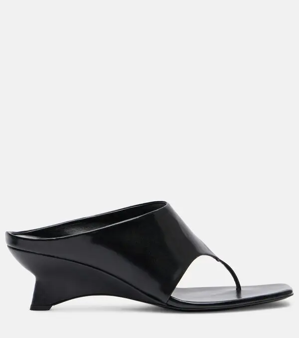 Khaite Marlow 55 Leather Thong Sandals - Black