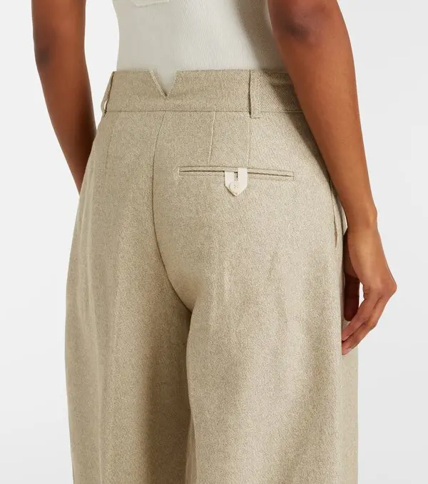 Jacquemus Ovalo Cotton And Linen Barrel-leg Pants - Beige