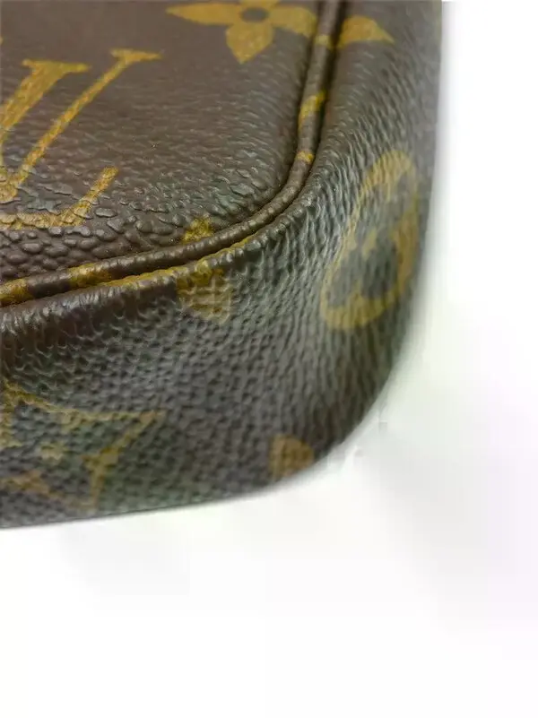 LOUIS VUITTON 2000 Monogram Pochette Handbag