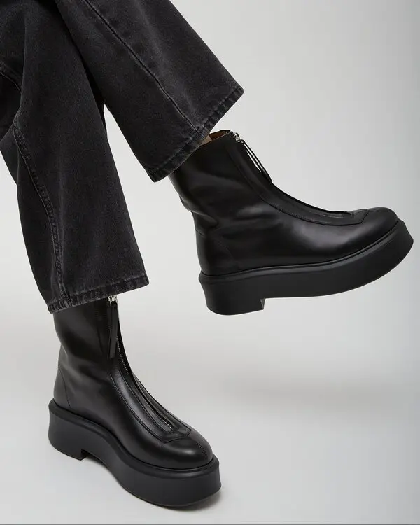THE ROW Zipped 1 Leather Ankle Boots - Black